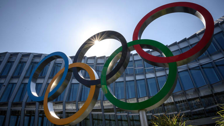 IOC urges sports to let Belarus athletes compete under flag