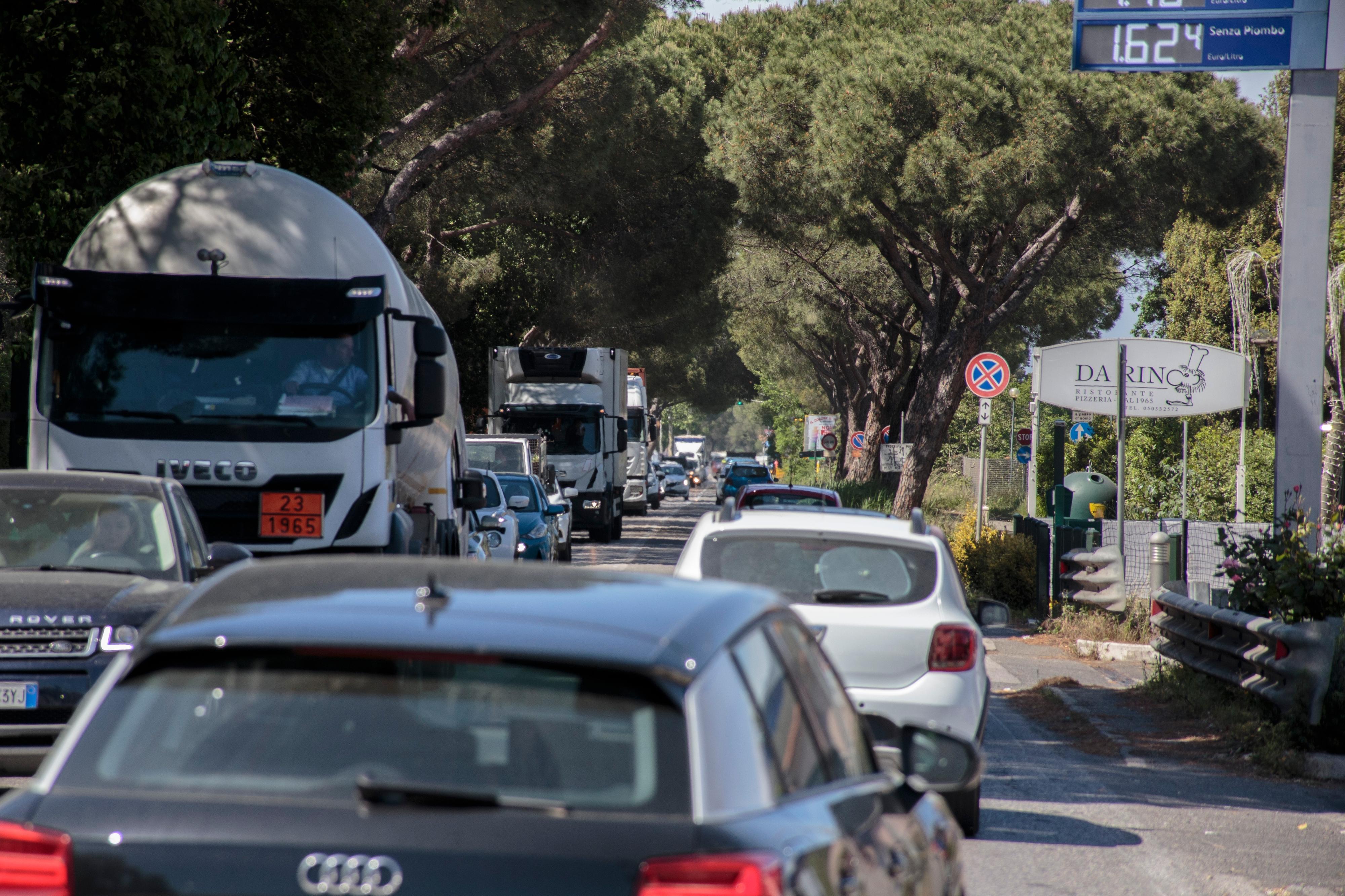 Incidente a Pisa oggi, traffico caos sulla parte finale della Fipili ...