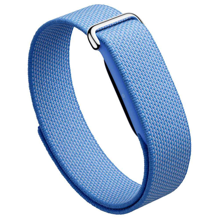 Google's Fitbit Air is finally here, and it's the screenless fitness ...