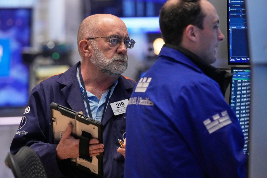 Gas prices surge, oil drops as Iran weighs deal with US