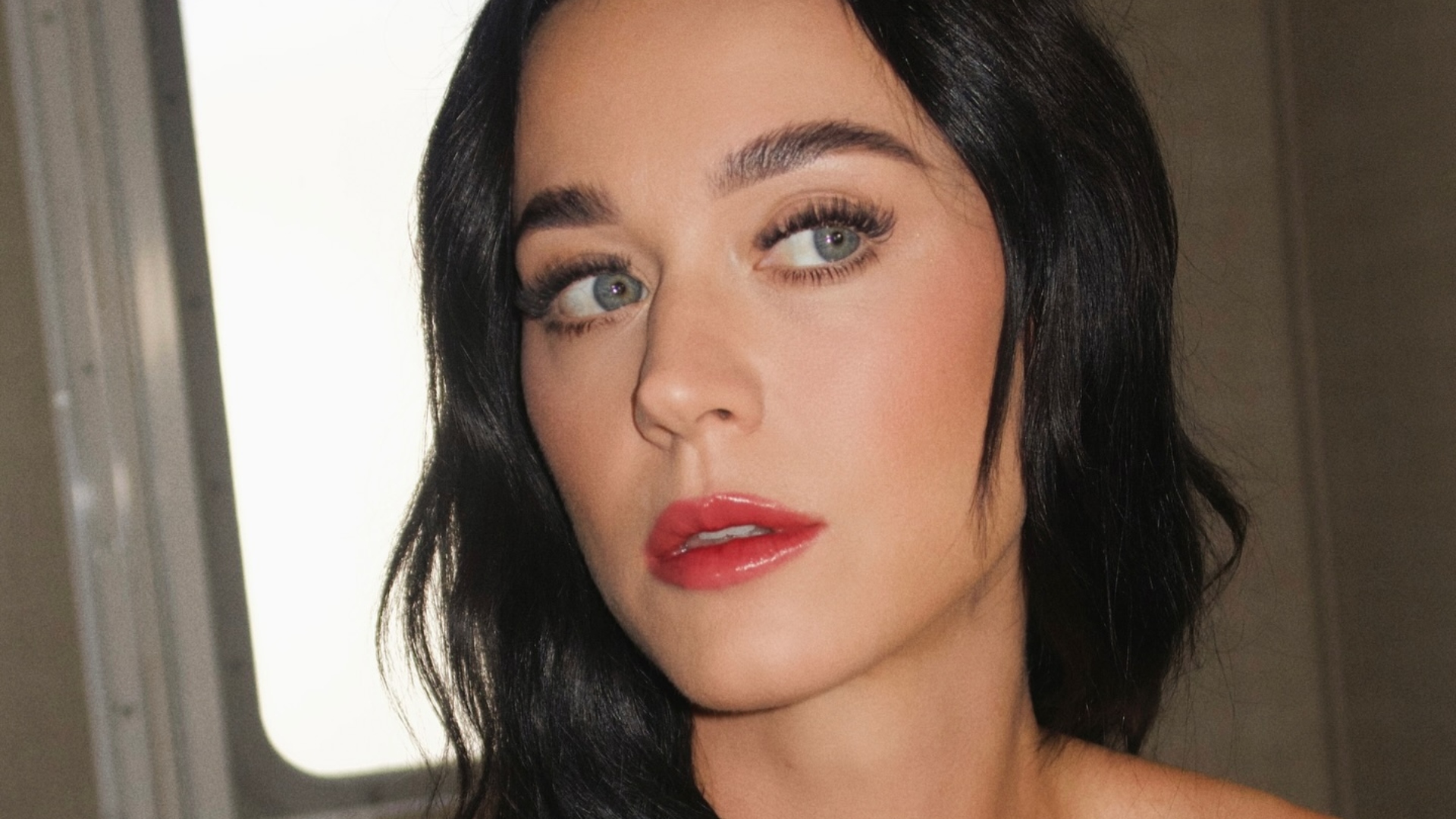 At 41, singer Katy Perry caused a sensation in a powder pink dress
