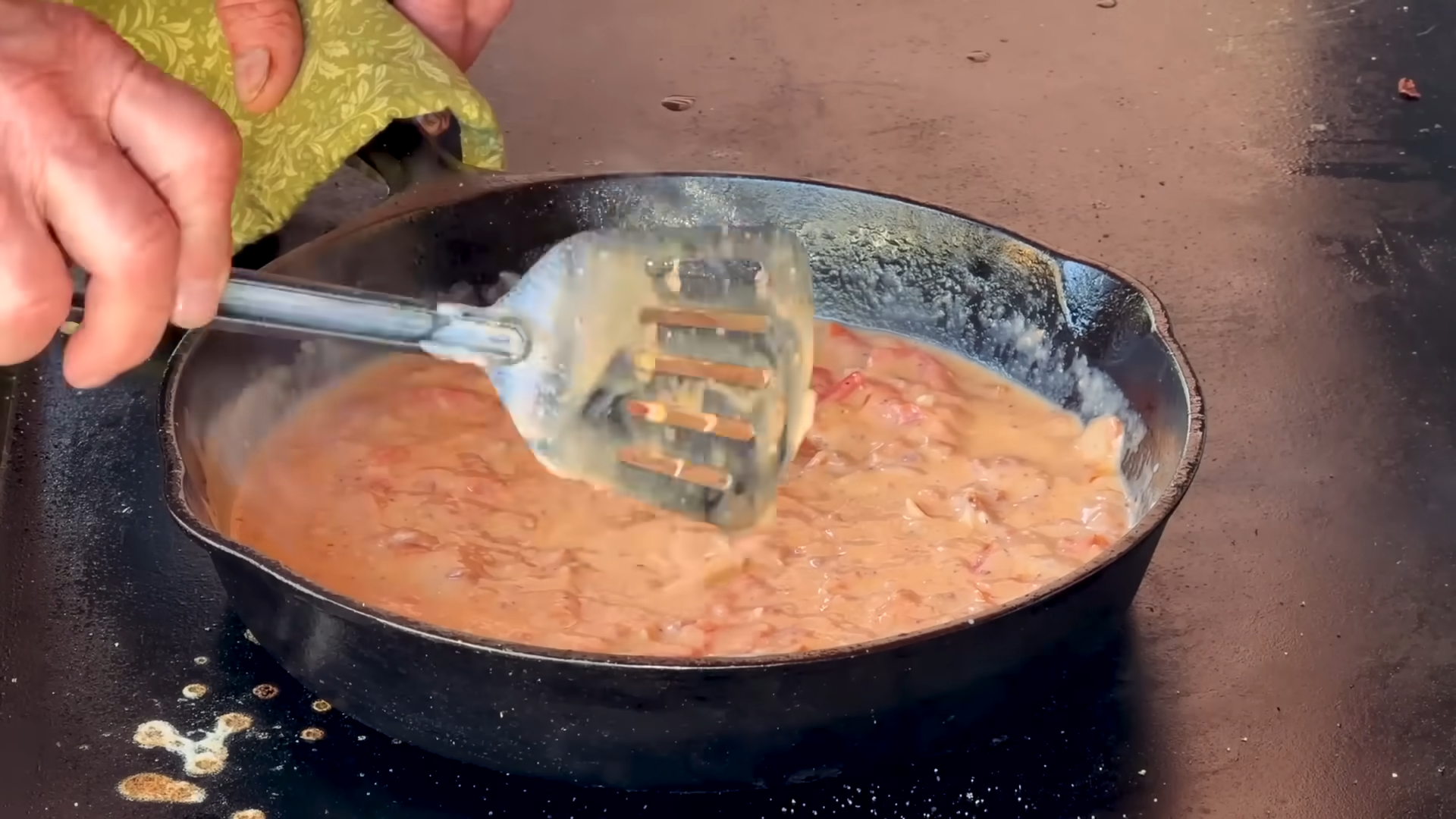 Grandma’s tomato gravy recipe men still crave after 40 years