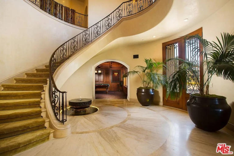 Mansion on site of Sharon Tate’s murder hits rental market for $247,500 ...