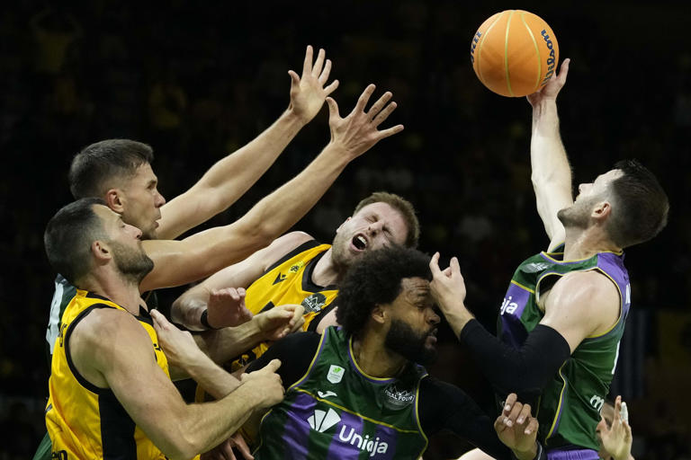 65-78. El AEK elimina al Unicaja y se cita con el Rytas Vilnius en la final