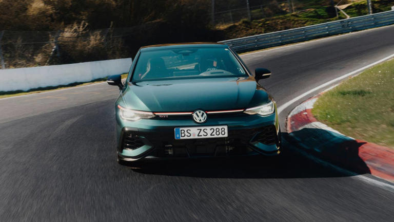 Volkswagen Golf GTI takes Civic Type R’s Nürburgring record and matches ...