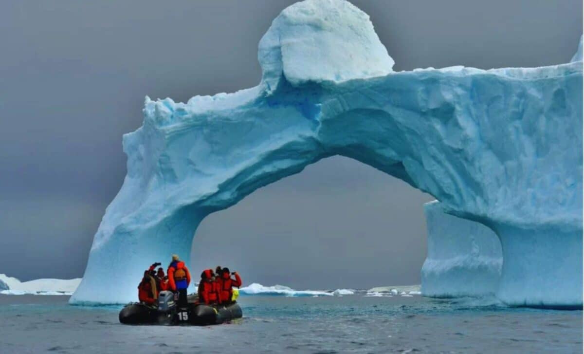 This submarine vanished without a trace under Antarctica’s ice for ...