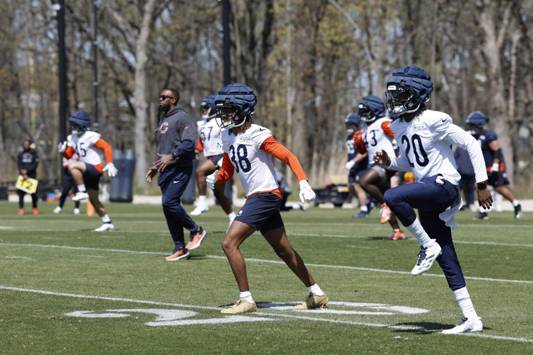 Chicago Bears move on from 2025 draft pick after disaster in front office