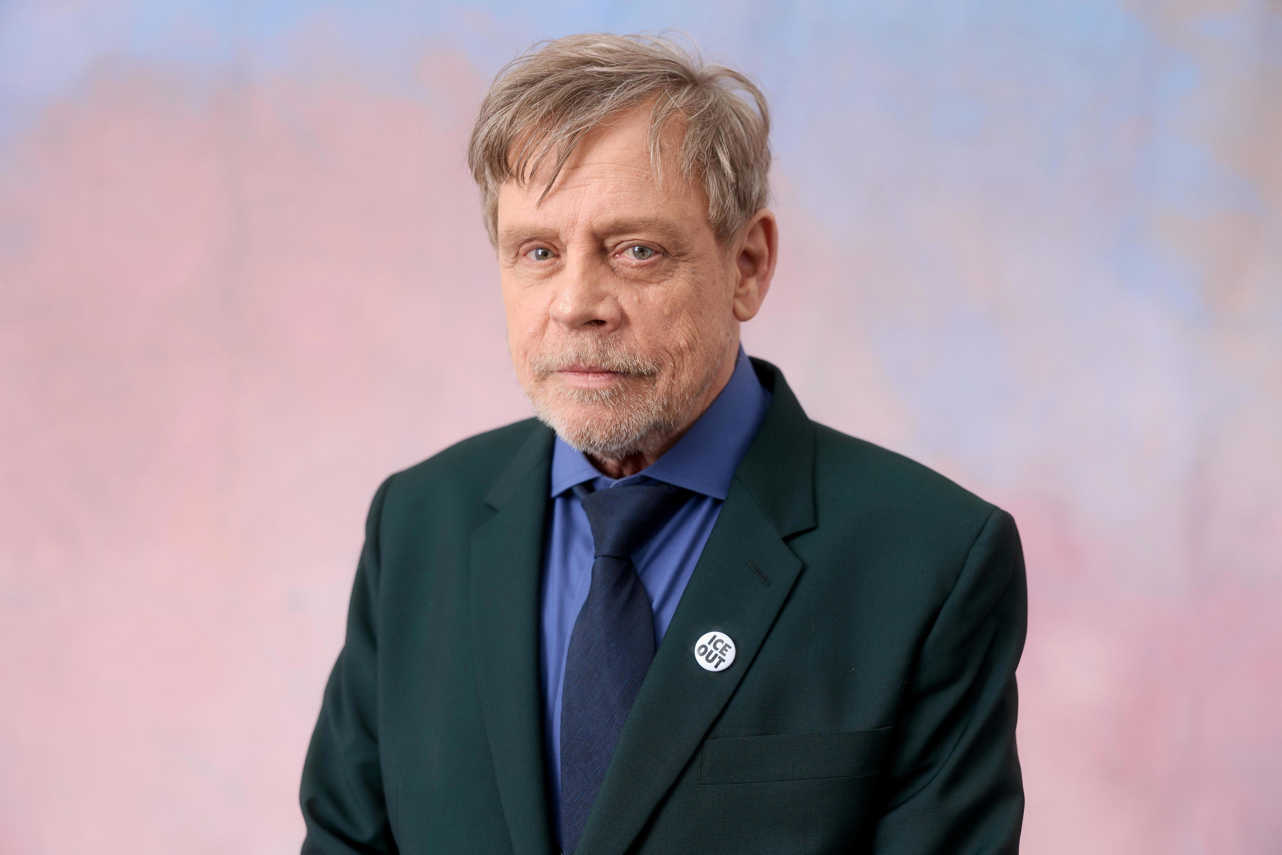 White House blasts Mark Hamill over post showing President Trump in a grave