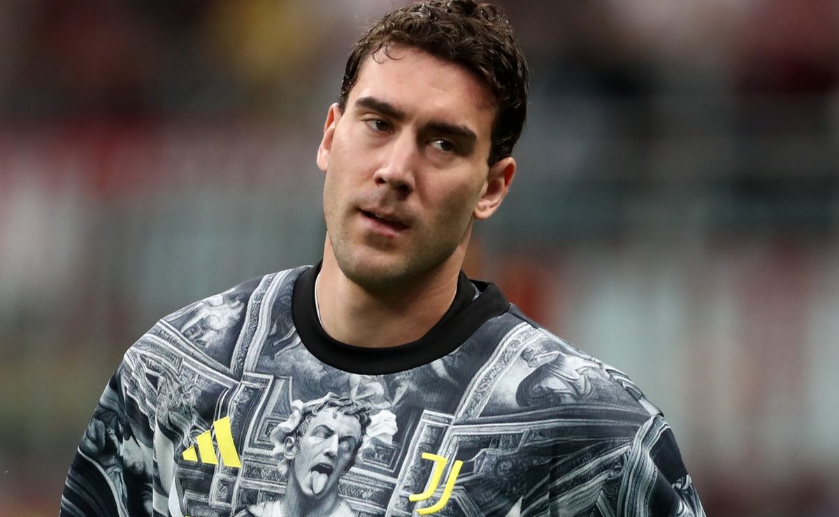 Dusan Vlahovic reportedly open to backup role at Barcelona as Juventus ...