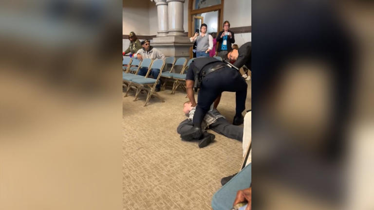 Suspect accused of smuggling sword into city hall: 'I'm willing to die ...