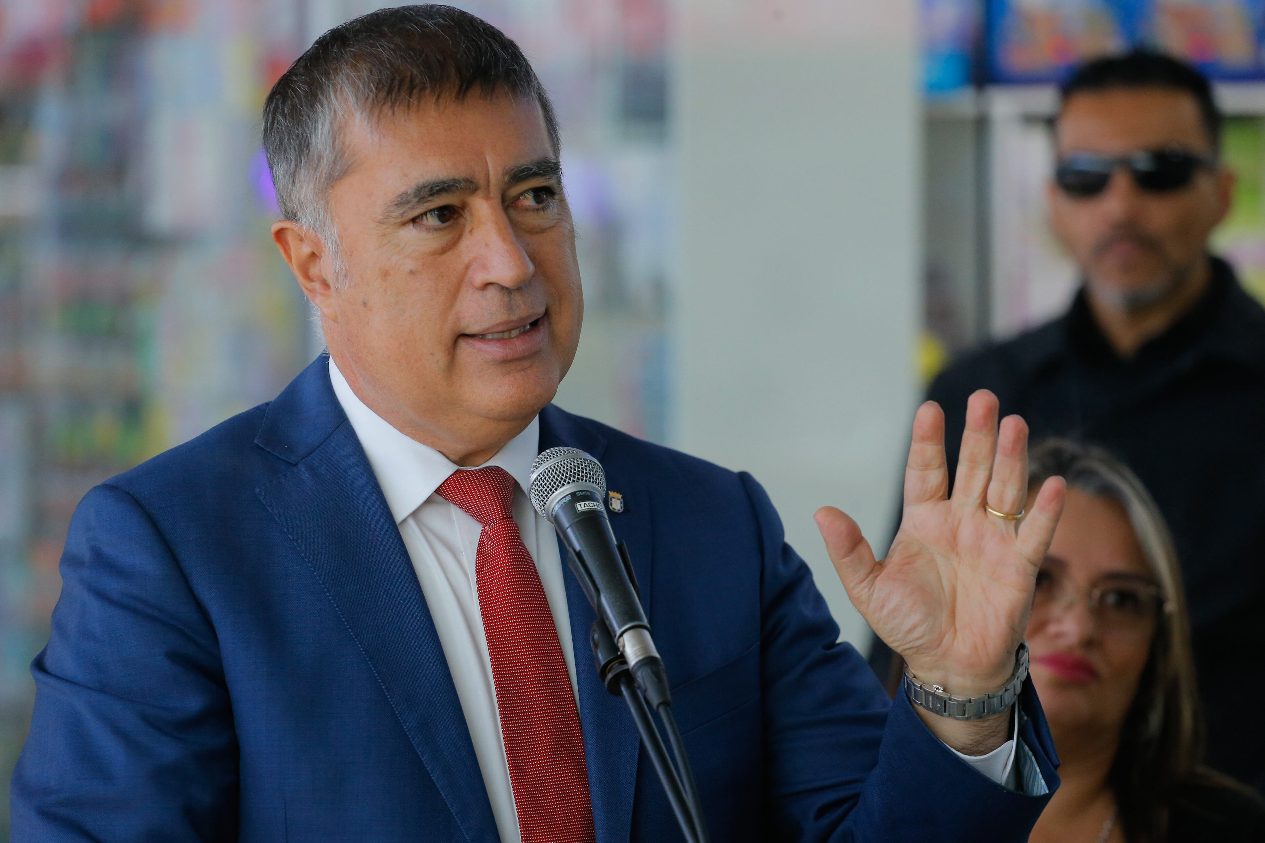 Desbordes pide al gobierno preparar “plan B” por nueva cárcel ...