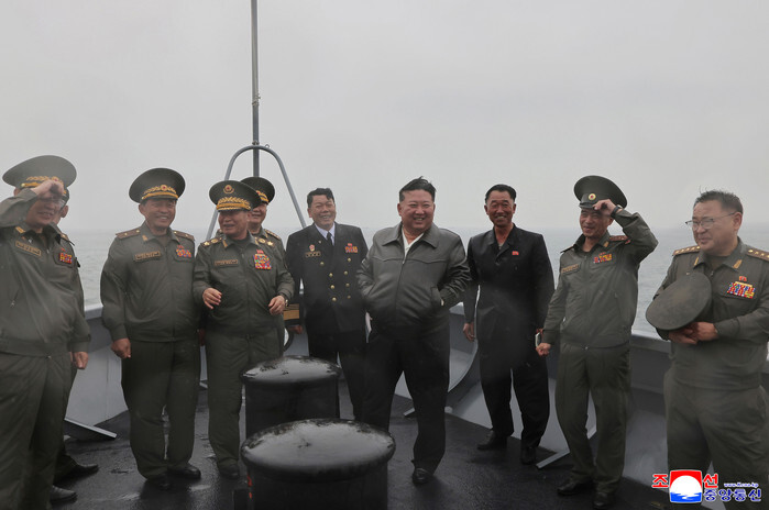 NK.'s test of destroyer Choe Hyon's maneuverability