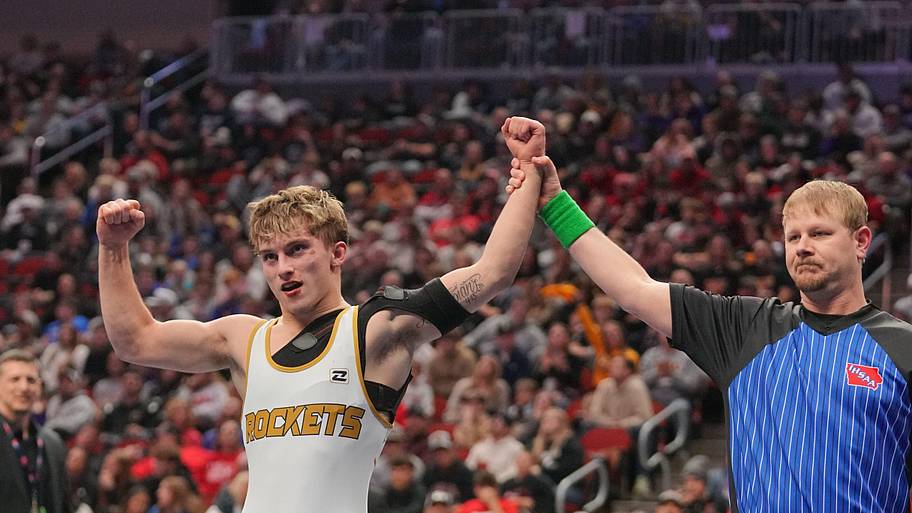 Iowa high school state champion wrestler makes college decision