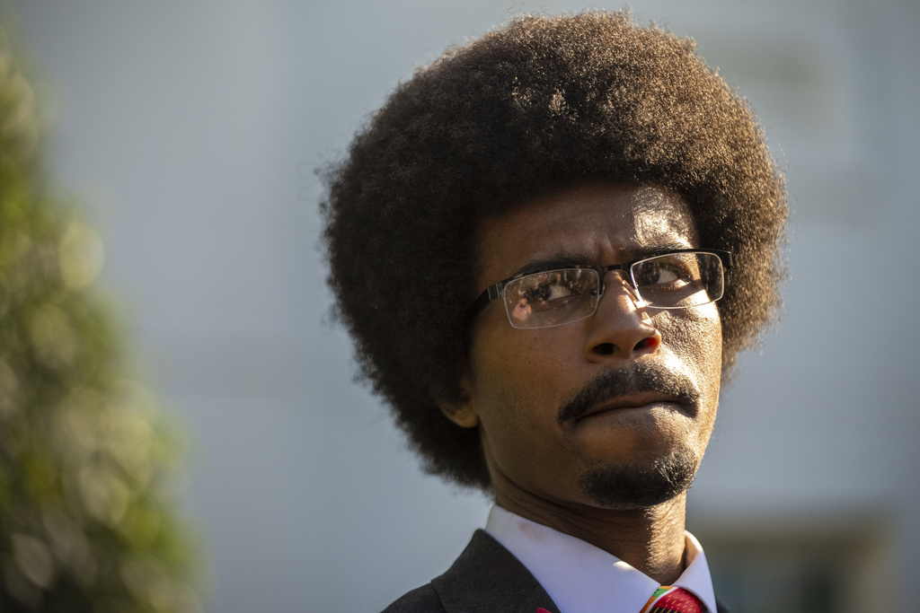 Civil rights cosplayer Justin Pearson melts down over Tennessee 'color ...