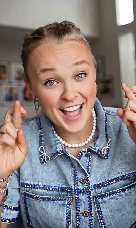 JoJo Siwa: "I am not straight"