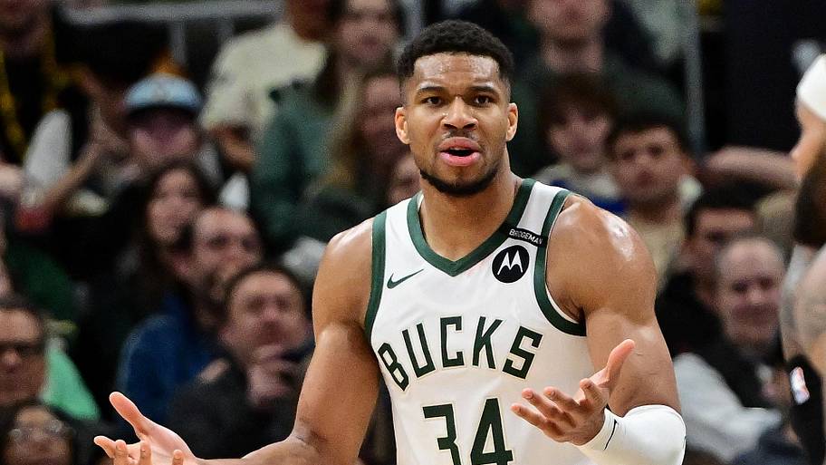 Giannis trade rumors give Warriors obvious team to root for in NBA playoffs
