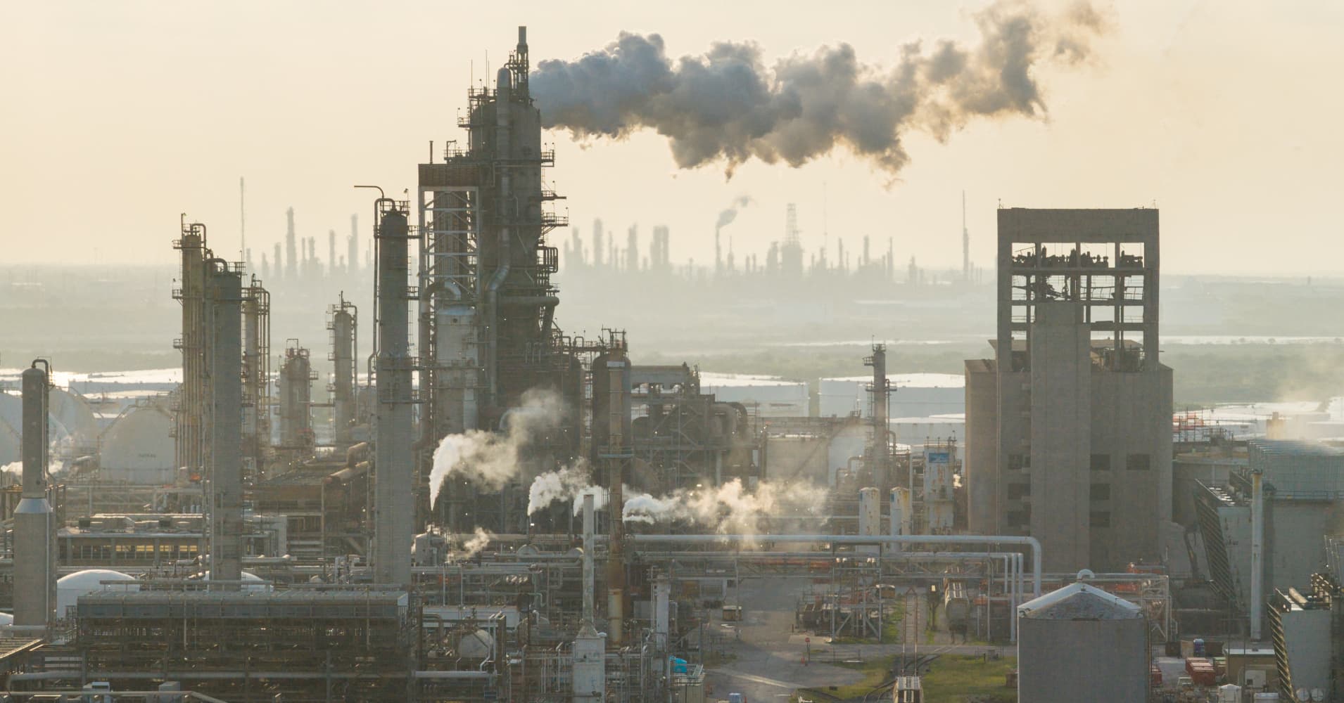 Oil jumps after fresh US strikes in Iran revive Strait of Hormuz ...