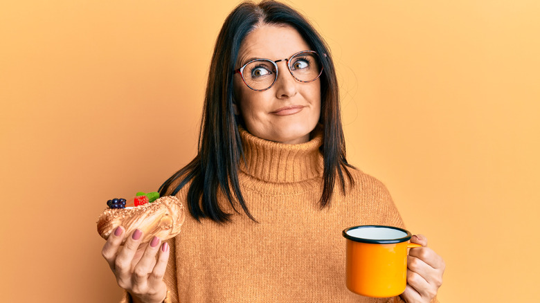7 foods to eat and 7 to avoid for brain health