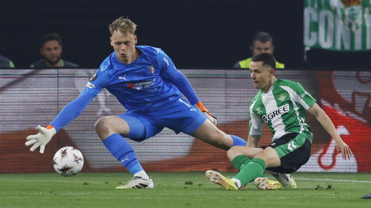 ¡Oficial! Álvaro Fidalgo y Real Betis aseguran su pase a la Champions ...