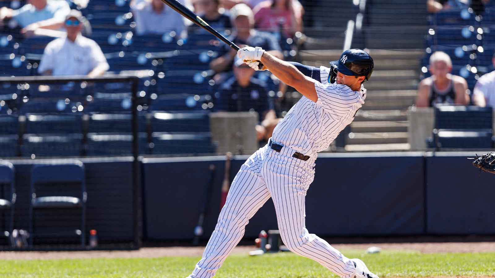 Spencer Jones’ heartwarming reaction to seeing 1st Yankees locker