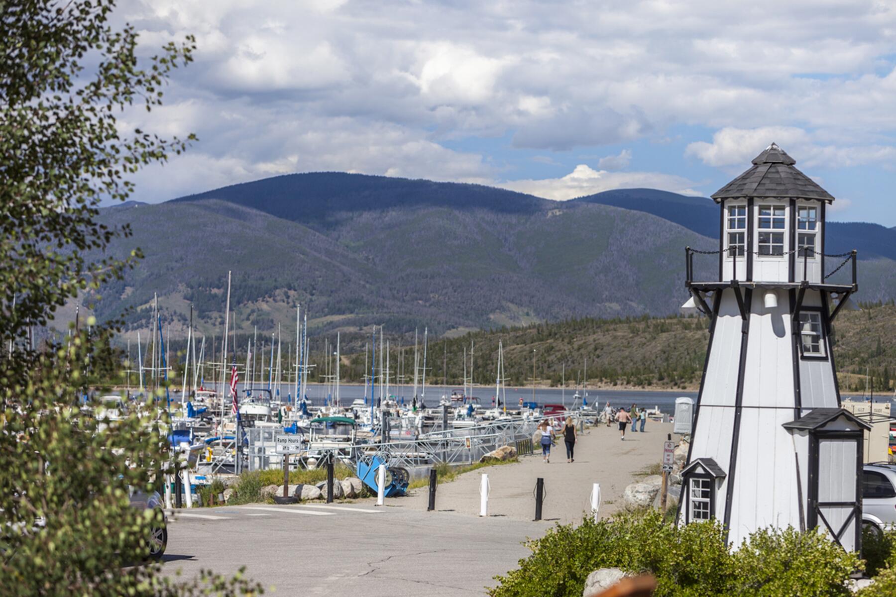 The 10 most beautiful marina towns in America