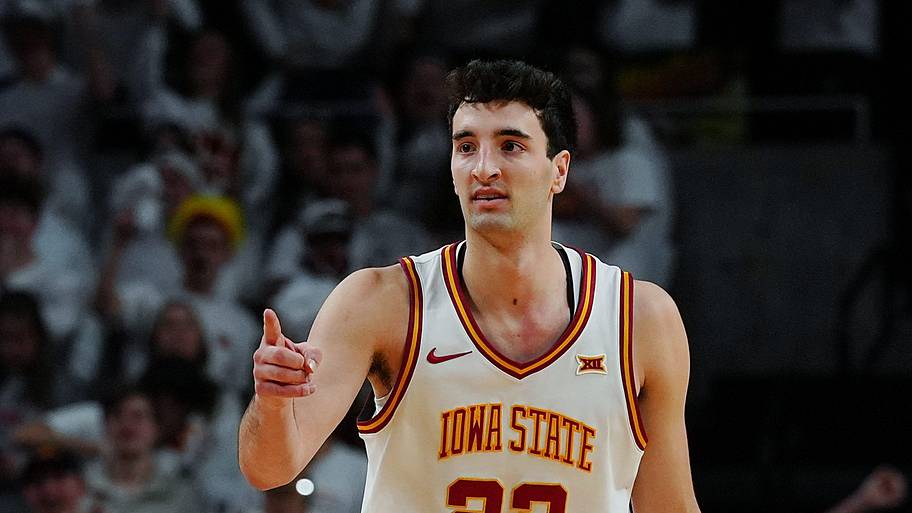 Kentucky has officially met with a transfer forward that would save the ...