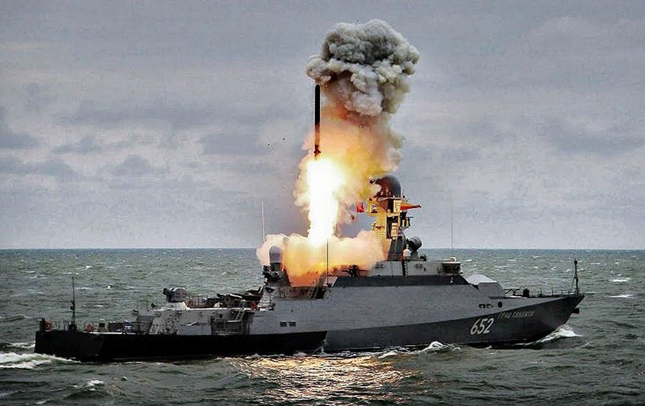 Ukraine strikes Russian warship carrying Kalibr missiles at Kaspiysk ...