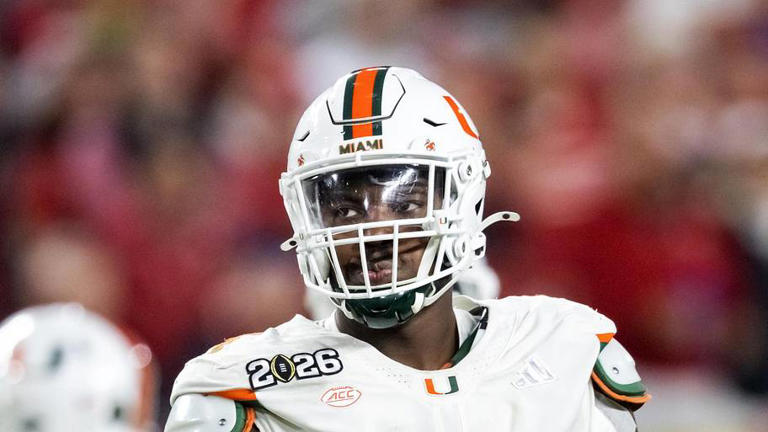 Buccaneers first round pick Rueben Bain Jr. signs contract