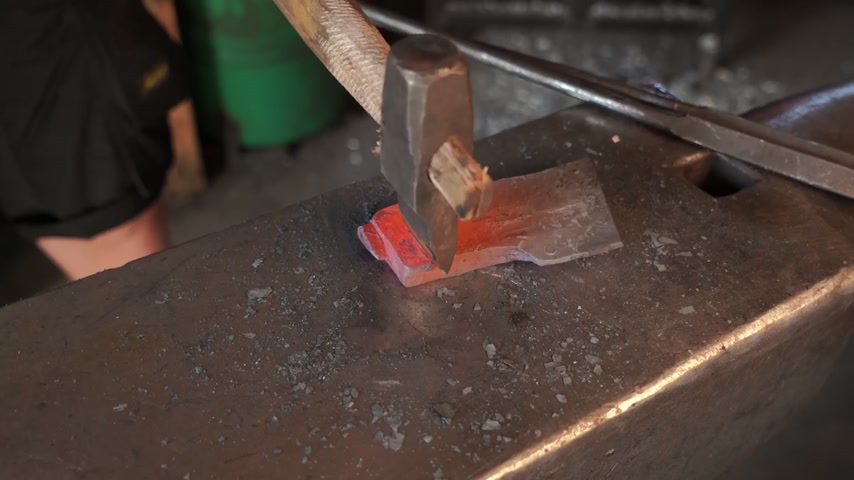I forged a bearded viking axe by hand! 🪓