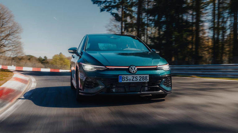 Volkswagen Golf GTI takes Civic Type R’s Nürburgring record and matches ...