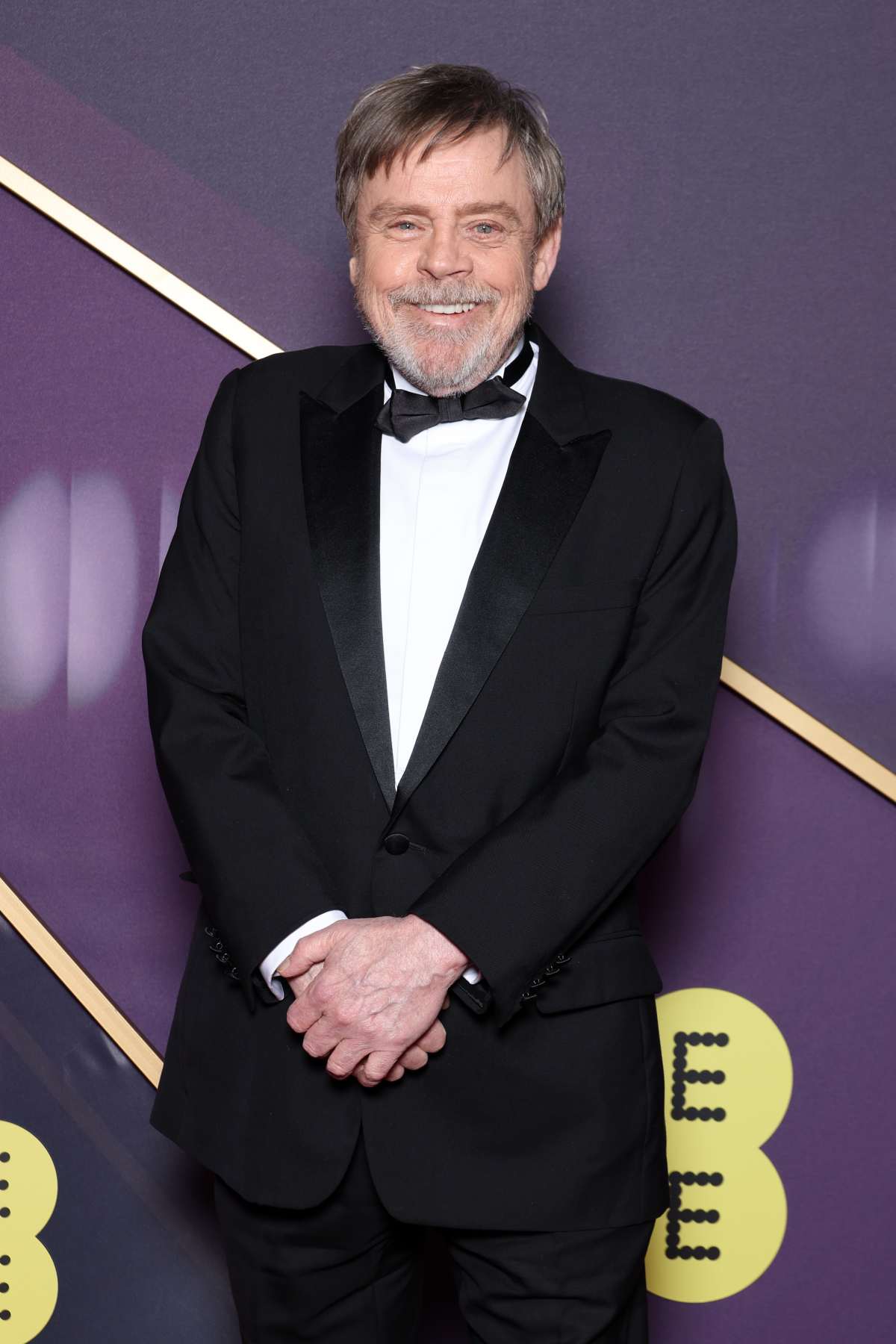 Mark Hamill apologizes after backlash over AI image depicting Trump dead