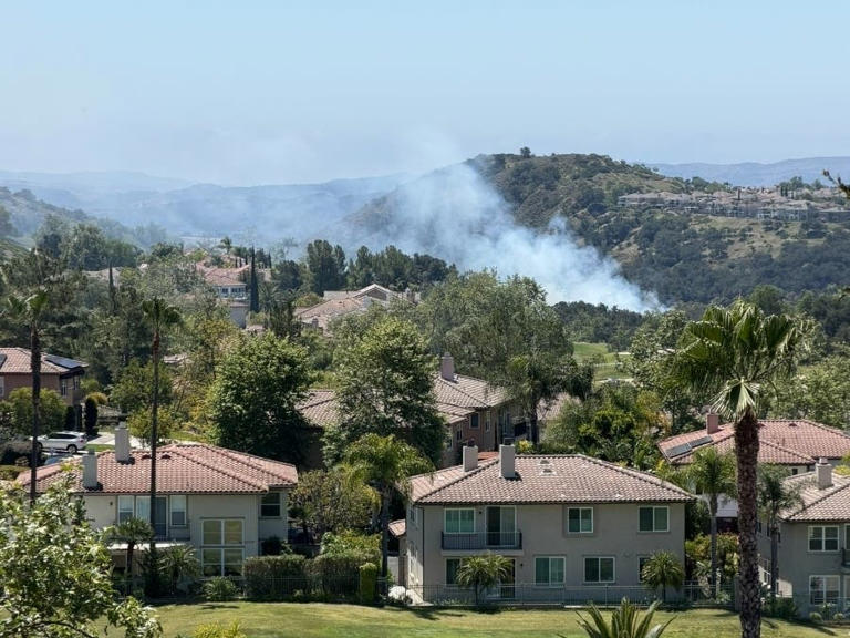Brush fire breaks out near South OC golf course