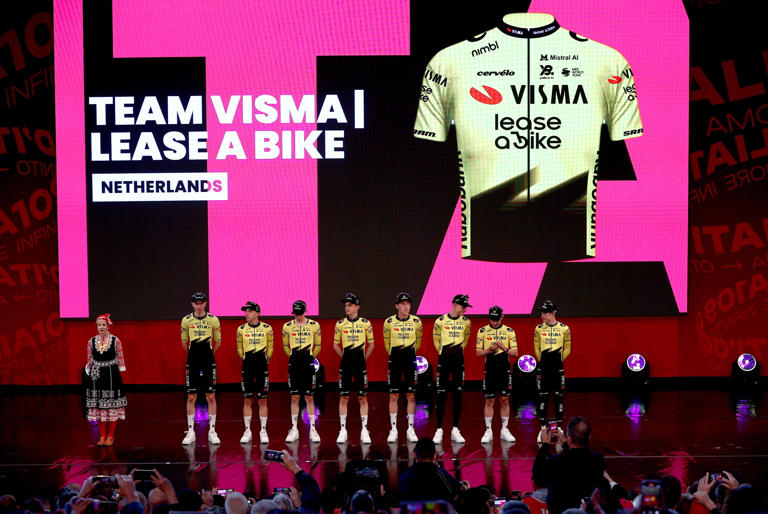 Giro d'Italia 2026, Vingegaard: "Un onore essere qui"