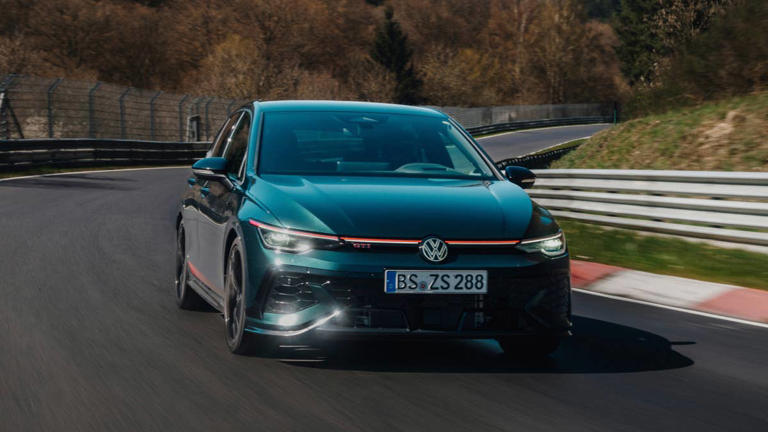 Volkswagen Golf GTI takes Civic Type R’s Nürburgring record and matches ...