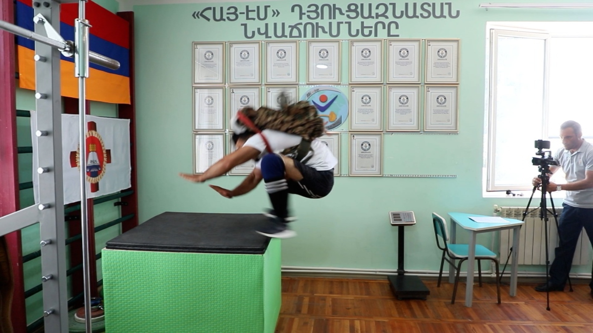 Highest standing jump carrying a 100lb pack (male) - 80cm (2 ft 7.44 in ...