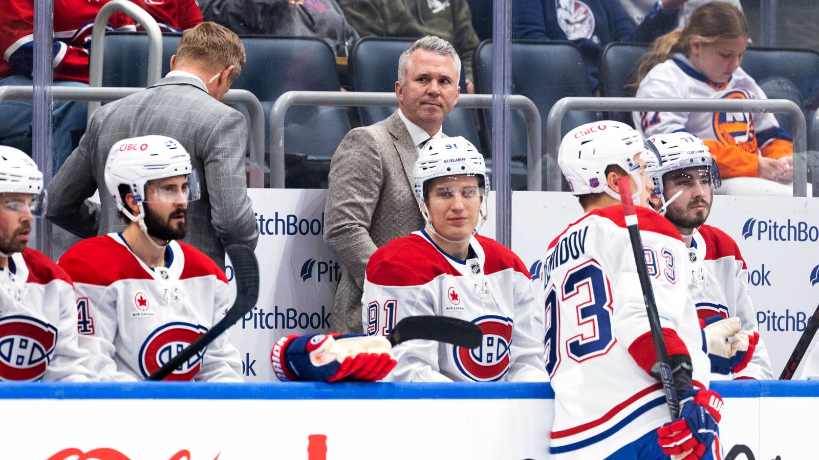 Canadiens’ Martin St Louis gives Sabres Stanley Cup Playoffs flowers