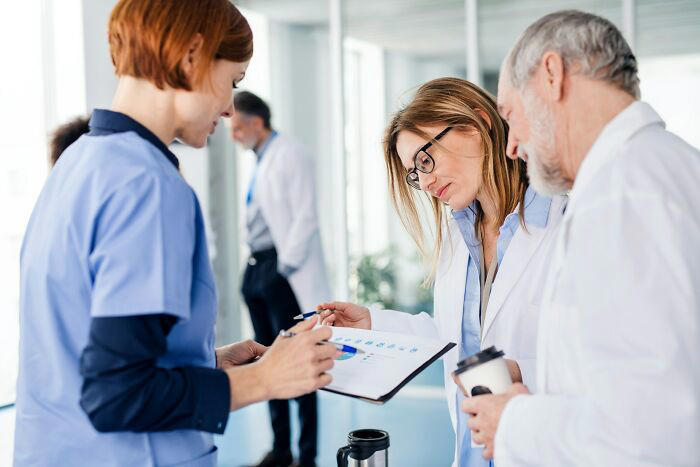 34 people clinically stopped existing and came back with stories