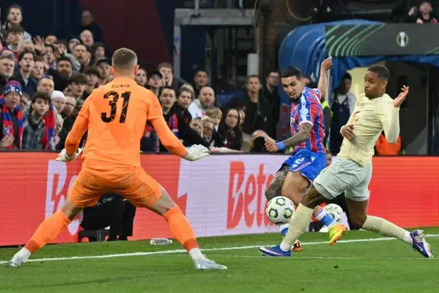 Daniel Muñoz hace historia: de Amalfi a la gloria europea con Crystal ...