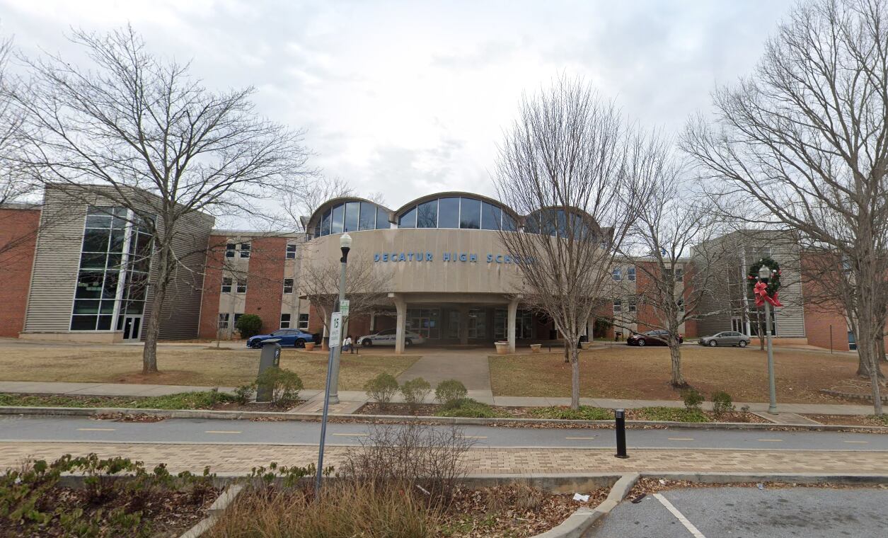2 women, multiple juveniles face charges, petitions for brawl outside ...