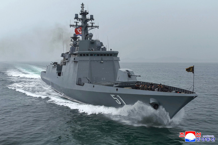 NK.'s test of destroyer Choe Hyon's maneuverability