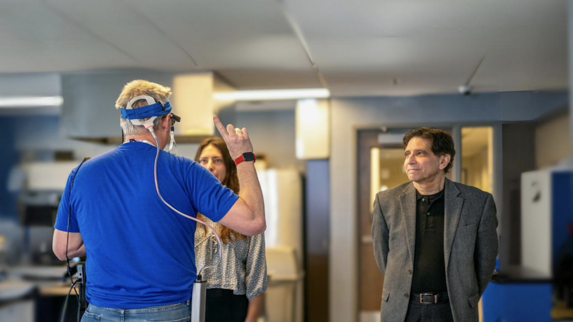 New brain implant bypasses retina and optic nerves to create artificial ...