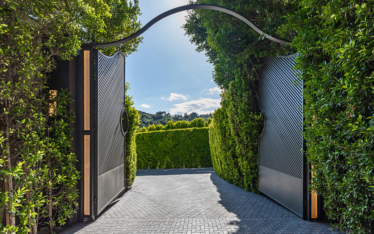 Jennifer Lopez's Beverly Hills house in photos