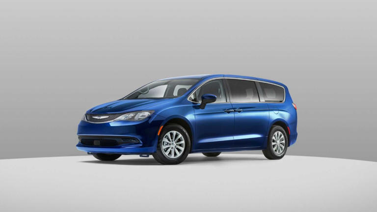 The minivan wars are heating up, and Honda is losing