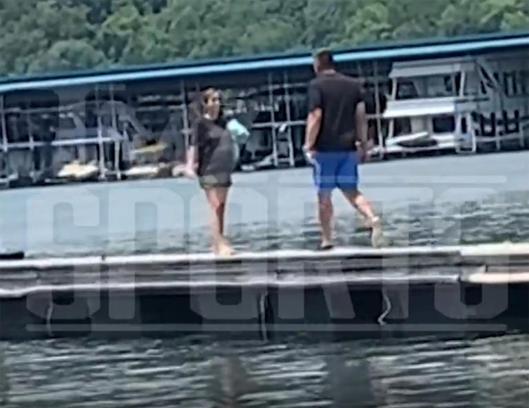 Dianna Russini-Mike Vrabel boat trip video emerges with NFL insider ...