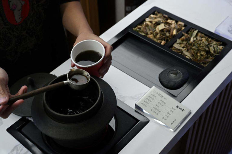 How to reduce stress naturally by mixing adaptogens into your morning ...