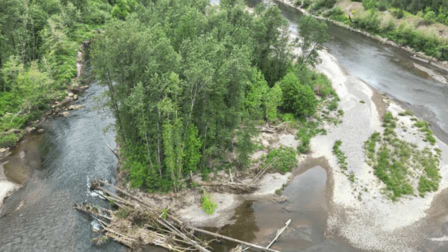 Safety warning issued for Sandy River after storms brings new hazards