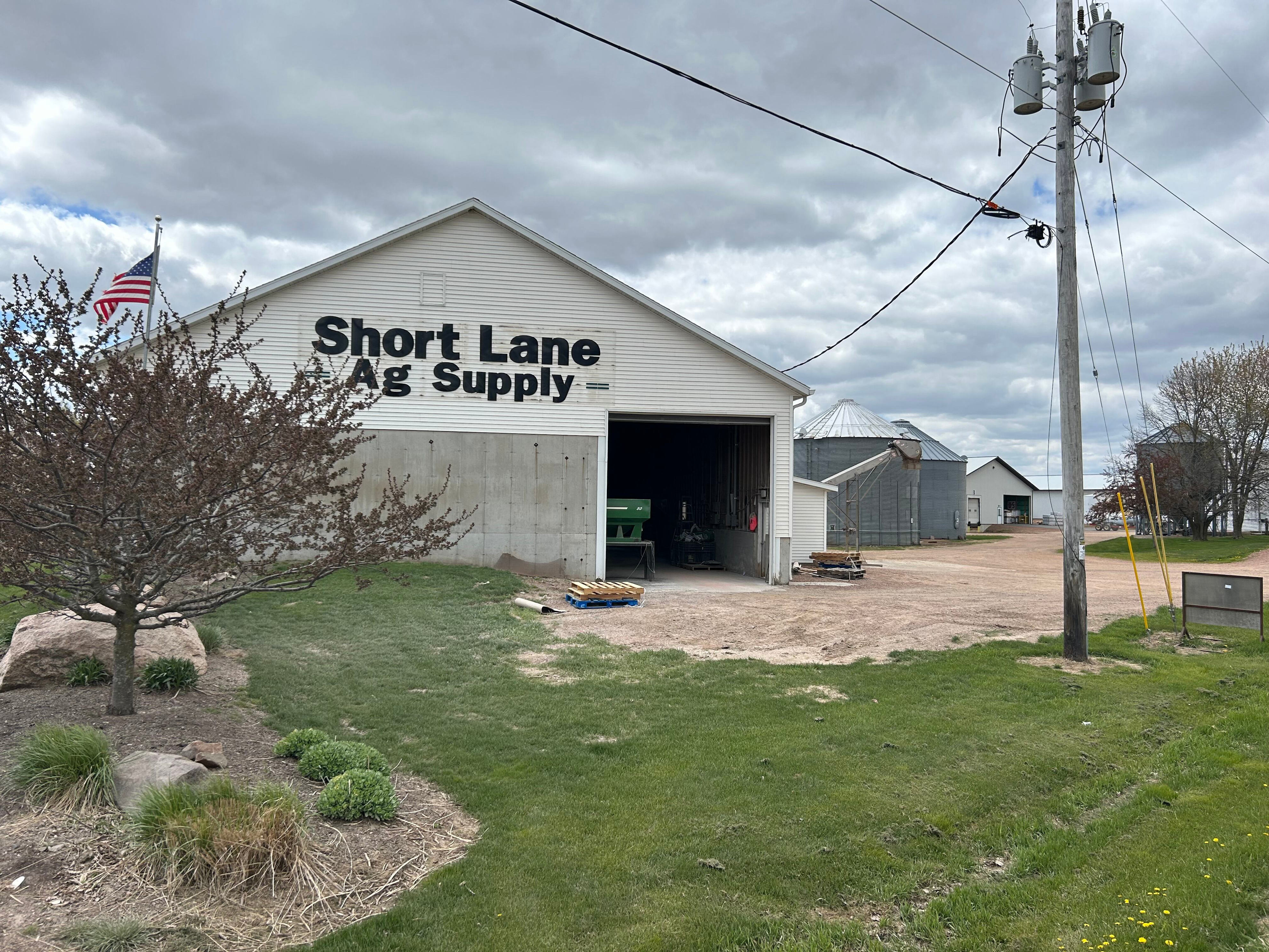 Higher fertilizer prices challenging farmers and retailers