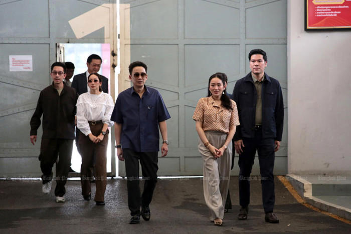 Protesters seek Thaksin parole halt