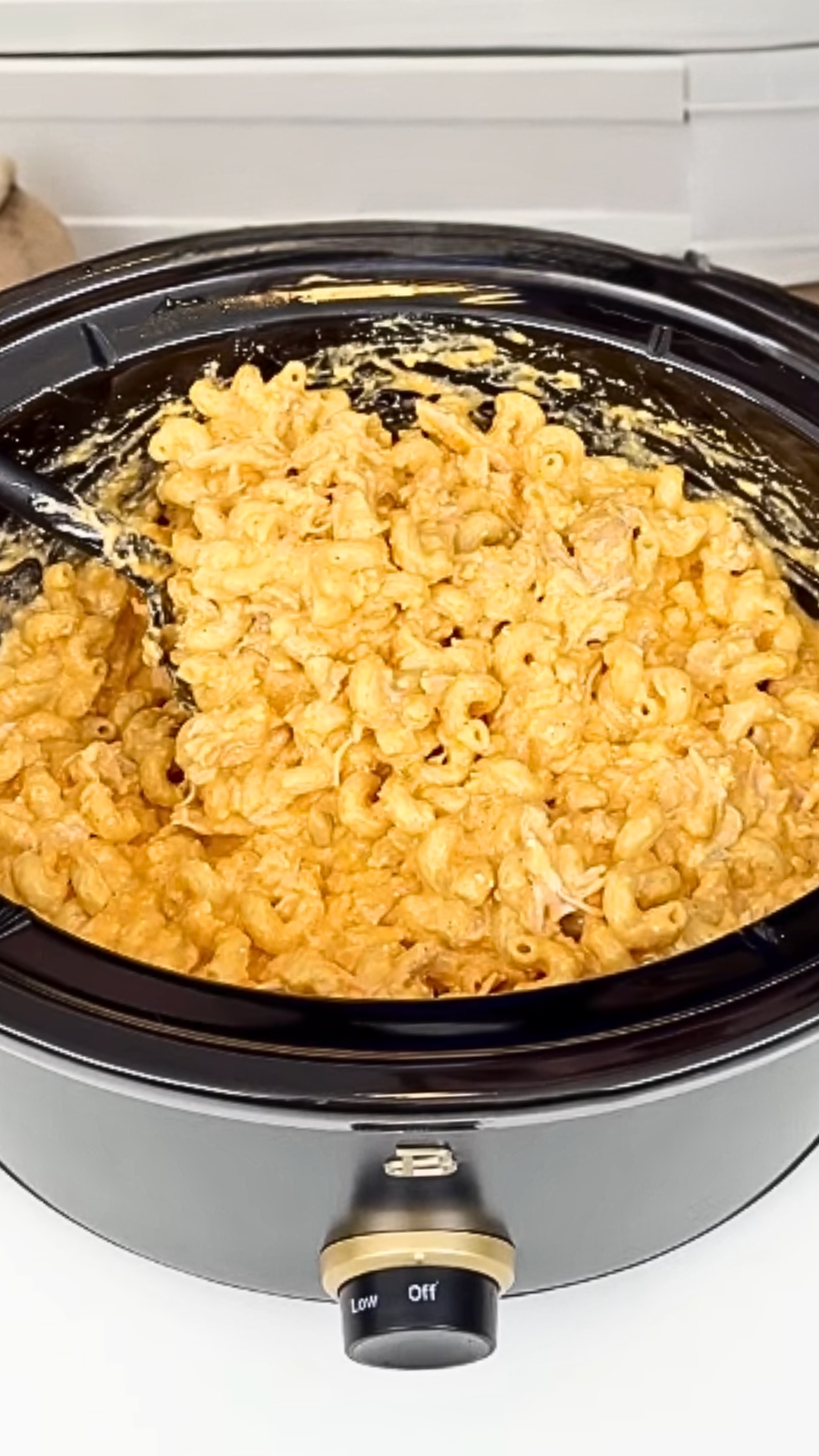 Creamy buffalo chicken slow cooker pasta recipe