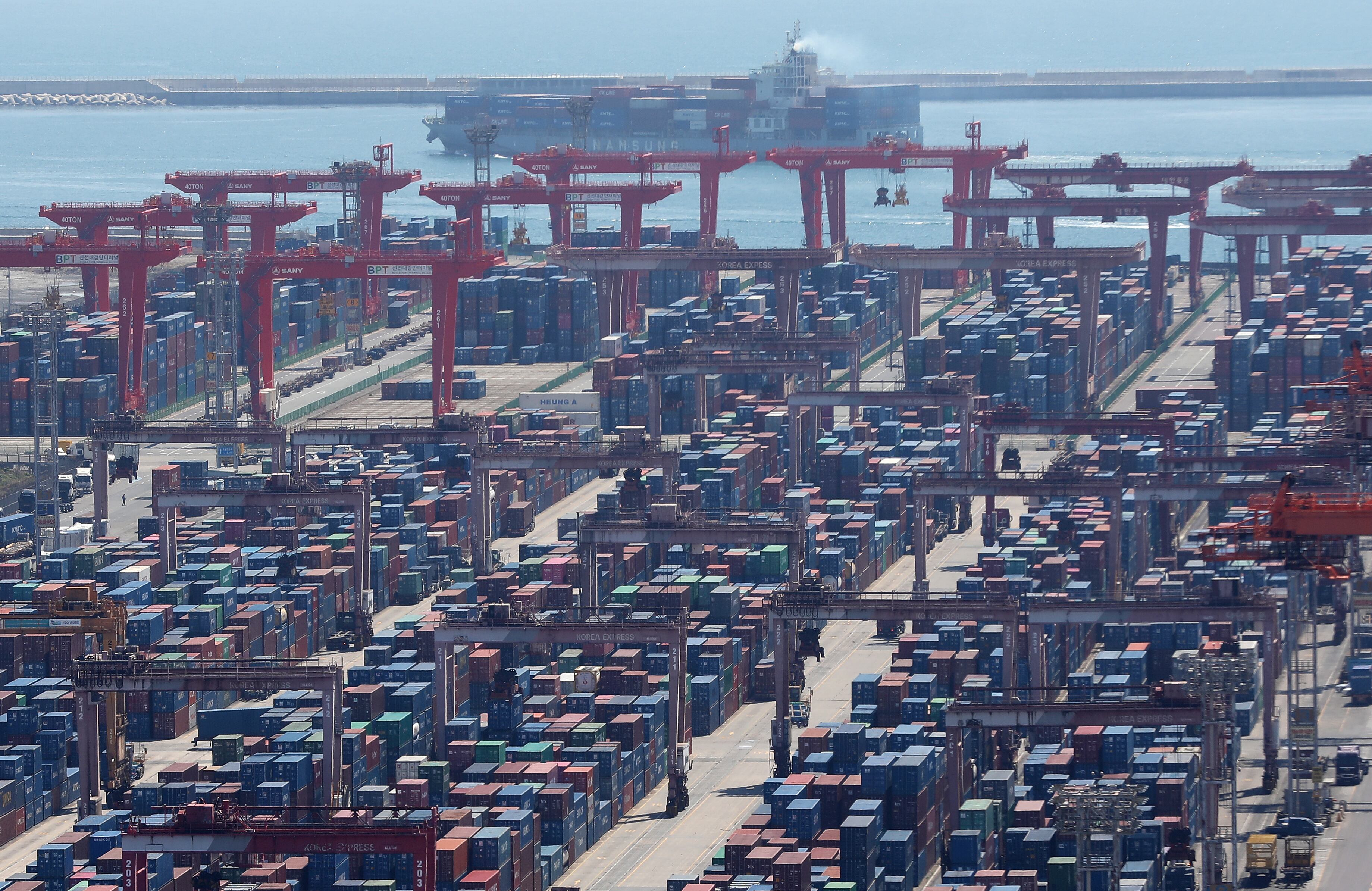 South Korea's March current account surplus hits record $37.6 billion
